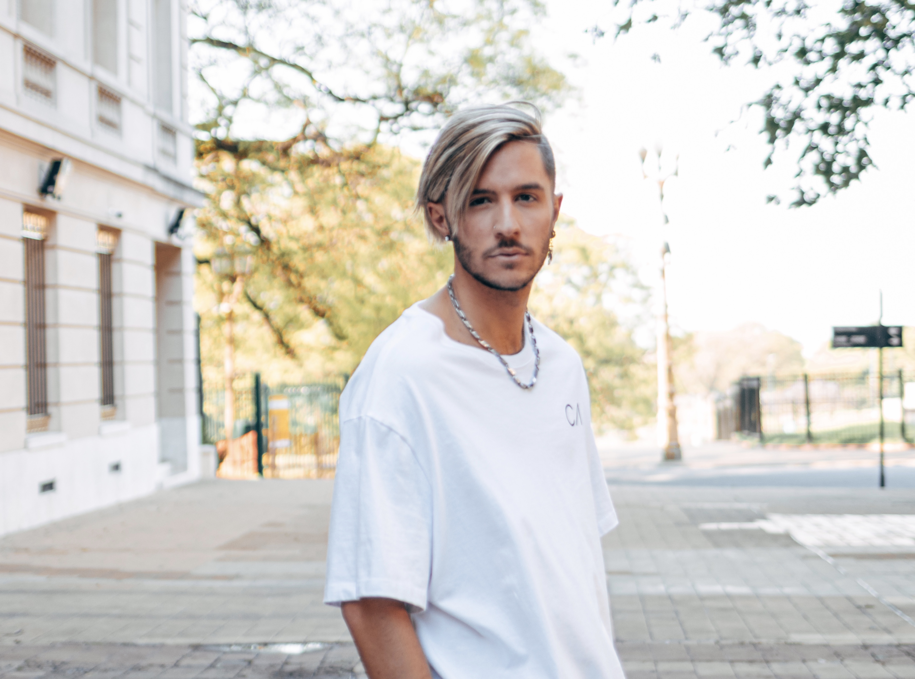 Benjamín Torres da un mensaje de "alegría y unión" en su nuevo single ...