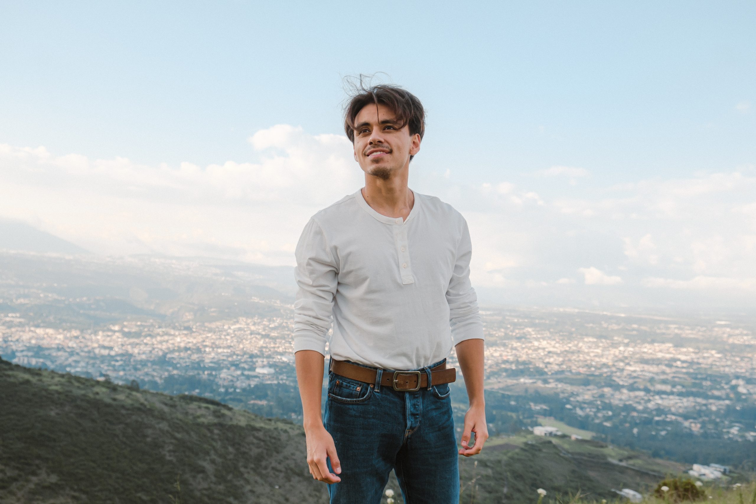 Alejandro Sierra presenta «Regreso», su nuevo EP - Billboard | Billboard